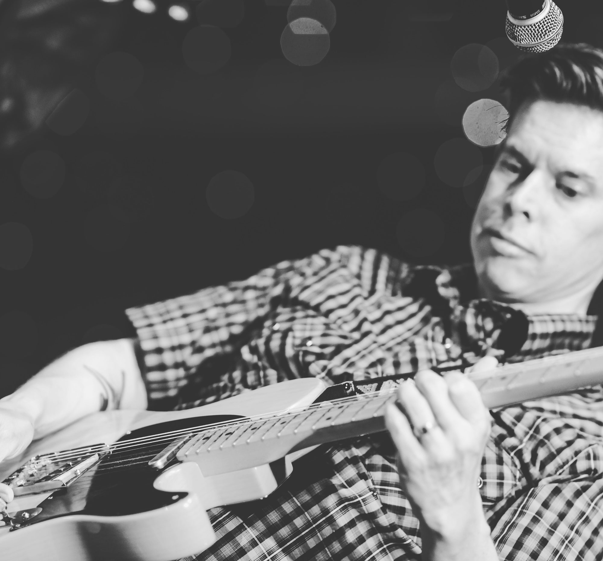 ECE - GUITARIST - DAN HOOD